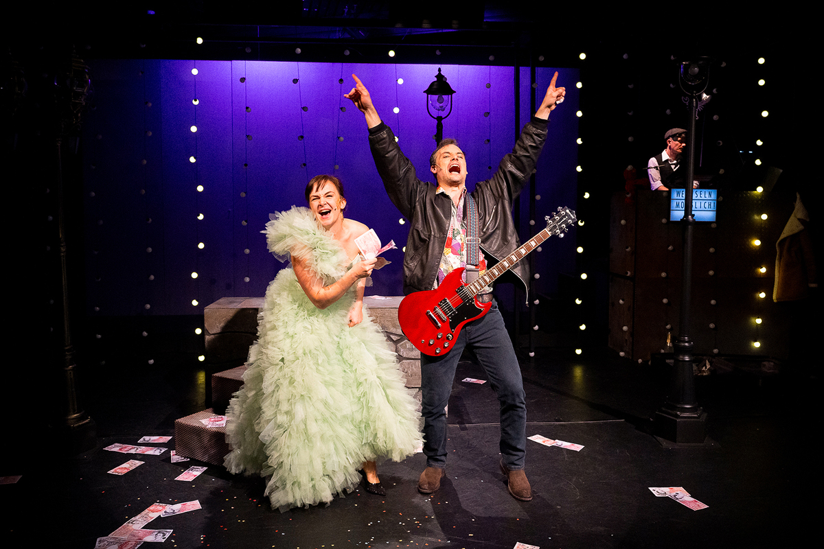 Theaterstück „Eine Sommernacht“ mit Live-Musik von David Greig